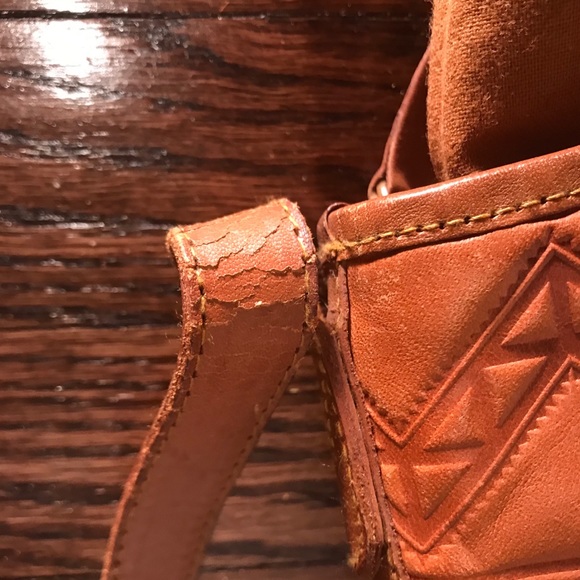 Unisa | Bags | Unisa Boho Tan Leather Bucket Shoulder Bag | Poshmark